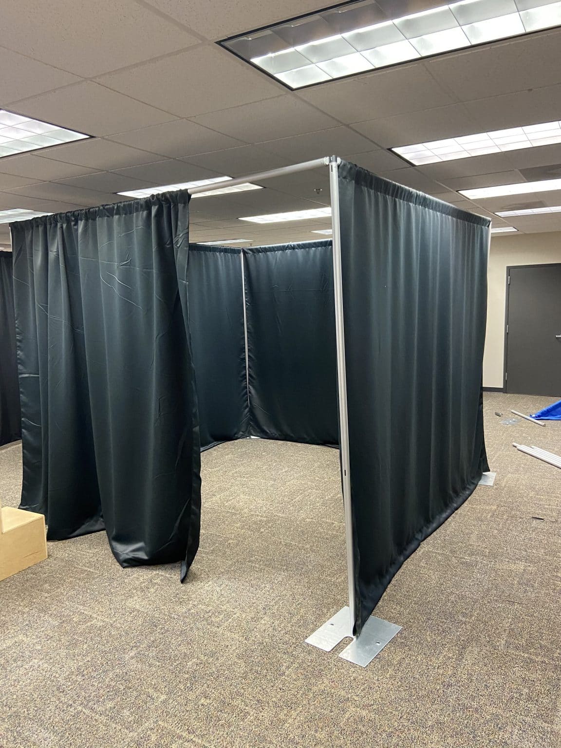 Pipe and Drape Room Kit for CV-19 Disaster Relief Response